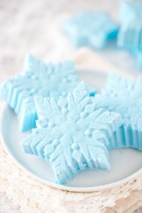 DIY Peppermint Snowflake Bath Bombs